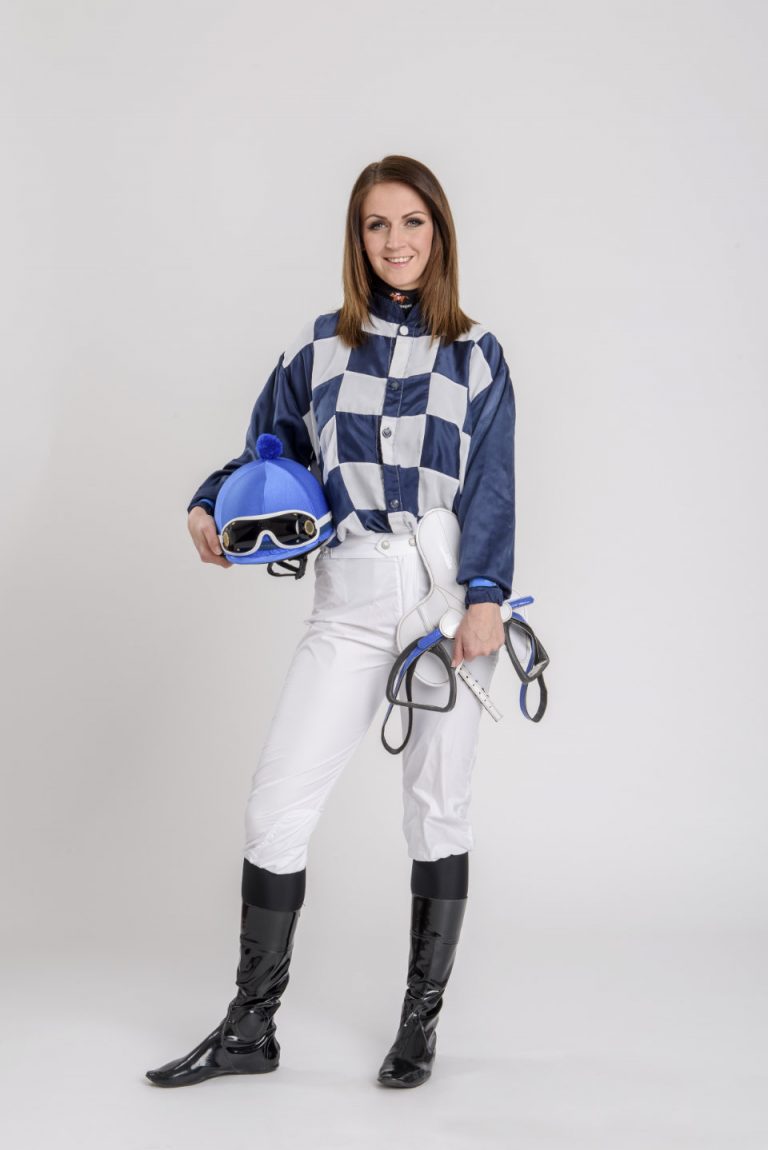 Megszületett a sztárzsoké, Suták Csenge kislánya – Kincsem Park